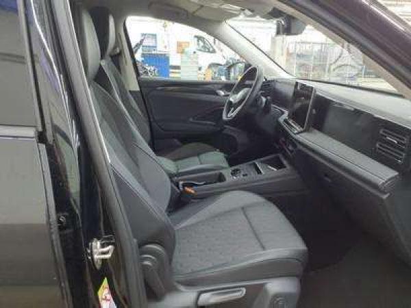 Melns Volkswagen Tiguan 2025 Viļņa, ar dzinēja tilpumu 1.50 L un nobraukumu 22 tūkst. km par 28900 €, foto 3 vietnē AUTOMOTO.COM.LV