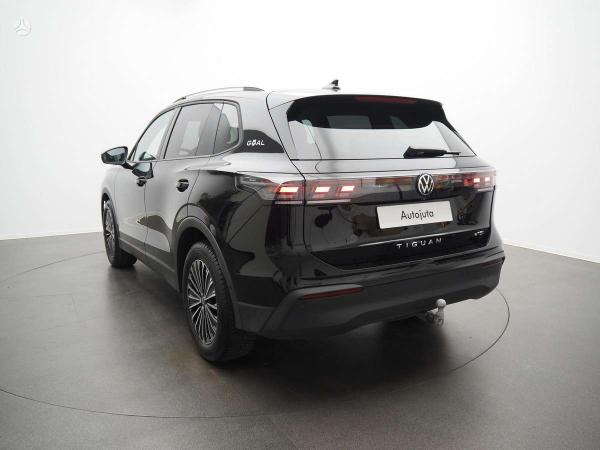 Black Volkswagen Tiguan 2025 in Vilnius, with an engine capacity of 1.50 L and mileage of 20 thousand km for 29300 €, photo 6 on AUTOMOTO.COM.LV