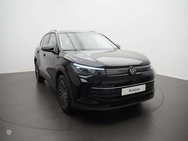 Black Volkswagen Tiguan 2025 in Vilnius, with an engine capacity of 1.50 L and mileage of 20 thousand km for 28200 €, photo 3 on AUTOMOTO.COM.LV