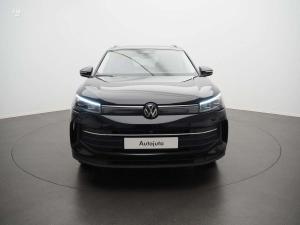 Melns Volkswagen Tiguan 2025 Viļņa, ar dzinēja tilpumu 1.50 L un nobraukumu 22 tūkst. km par 28300 €, foto 3 vietnē AUTOMOTO.COM.LV