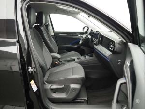 Melns Volkswagen Tiguan 2025 Viļņa, ar dzinēja tilpumu 1.50 L un nobraukumu 22 tūkst. km par 28300 €, foto 13 vietnē AUTOMOTO.COM.LV