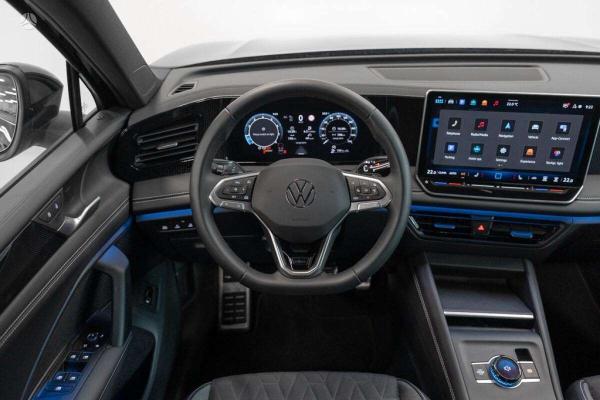 Volkswagen Tiguan 2025 Viļņa vietnē Melns Volkswagen Tiguan 2025 Viļņa, ar dzinēja tilpumu 1.50 L un nobraukumu 23 tūkst. km par 31500 €, foto 10 vietnē AUTOMOTO.COM.LV