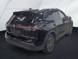 Melns Volkswagen Tiguan 2025 Viļņa, ar dzinēja tilpumu 1.50 L un nobraukumu 28 tūkst. km par 28400 €, foto 3 vietnē AUTOMOTO.COM.LV