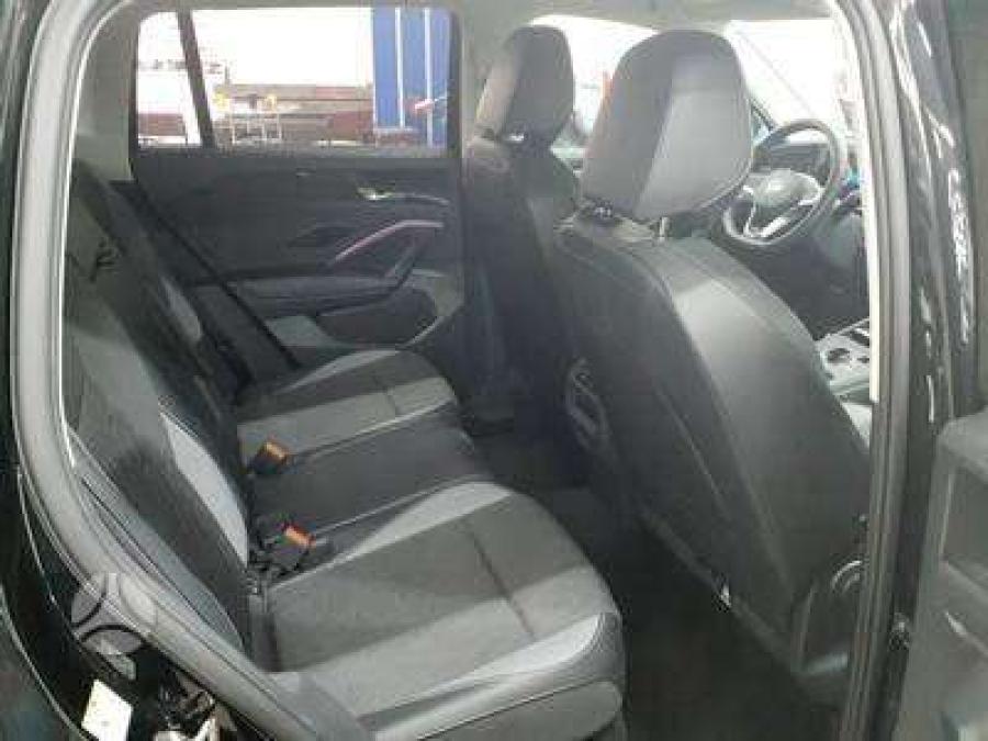 Melns Volkswagen Tiguan 2025 Viļņa, ar dzinēja tilpumu 1.50 L un nobraukumu 28 tūkst. km par 28400 €, foto 6 vietnē AUTOMOTO.COM.LV