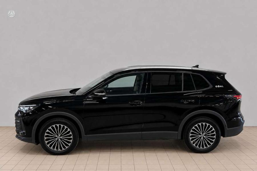Melns Volkswagen Tiguan 2025 Kauņa, ar dzinēja tilpumu 1.50 L un nobraukumu 24 tūkst. km par 28200 €, foto 3 vietnē AUTOMOTO.COM.LV
