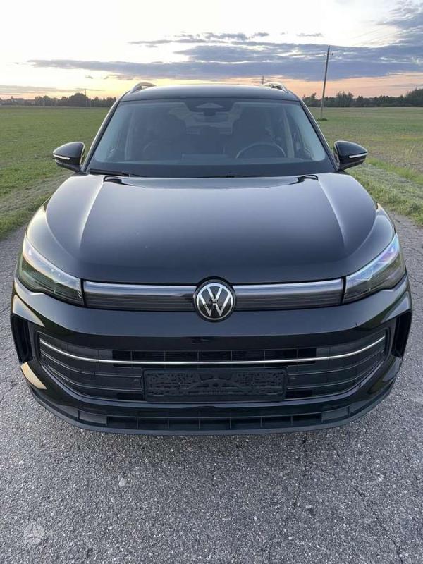 Melns Volkswagen Tiguan 2025 Vilkaviškis, ar dzinēja tilpumu 1.97 L un nobraukumu 60 tūkst. km par 29600 €, foto 6 vietnē AUTOMOTO.COM.LV