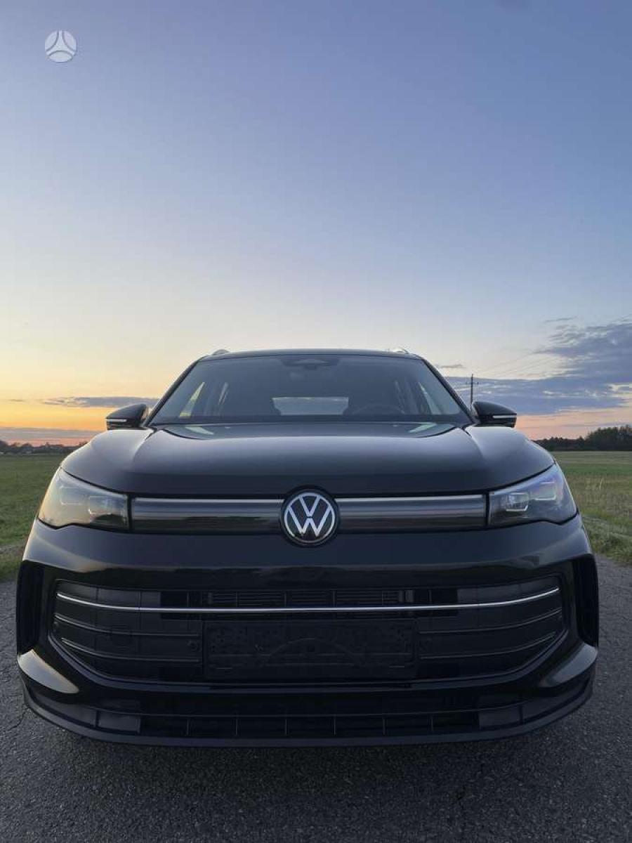 Black Volkswagen Tiguan 2025 in Vilkaviskis, with an engine capacity of 1.97 L and mileage of 60 thousand km for 29600 €, photo 7 on AUTOMOTO.COM.LV