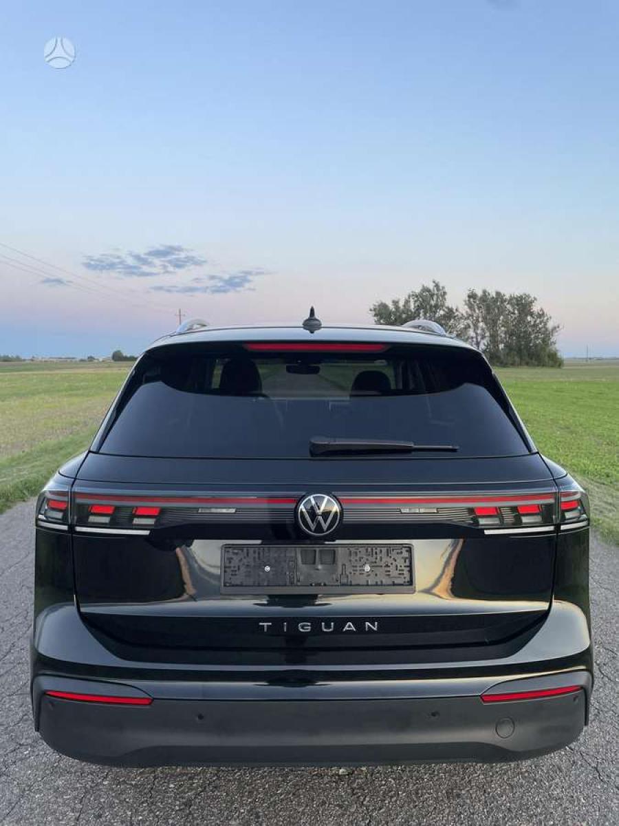 Black Volkswagen Tiguan 2025 in Vilkaviskis, with an engine capacity of 1.97 L and mileage of 60 thousand km for 29600 €, photo 9 on AUTOMOTO.COM.LV