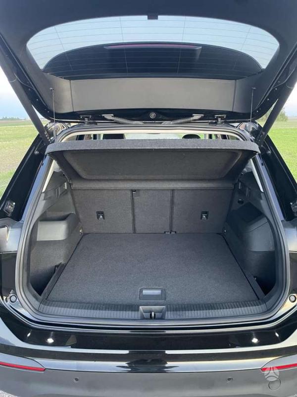 Melns Volkswagen Tiguan 2025 Vilkaviškis, ar dzinēja tilpumu 1.97 L un nobraukumu 60 tūkst. km par 29600 €, foto 10 vietnē AUTOMOTO.COM.LV