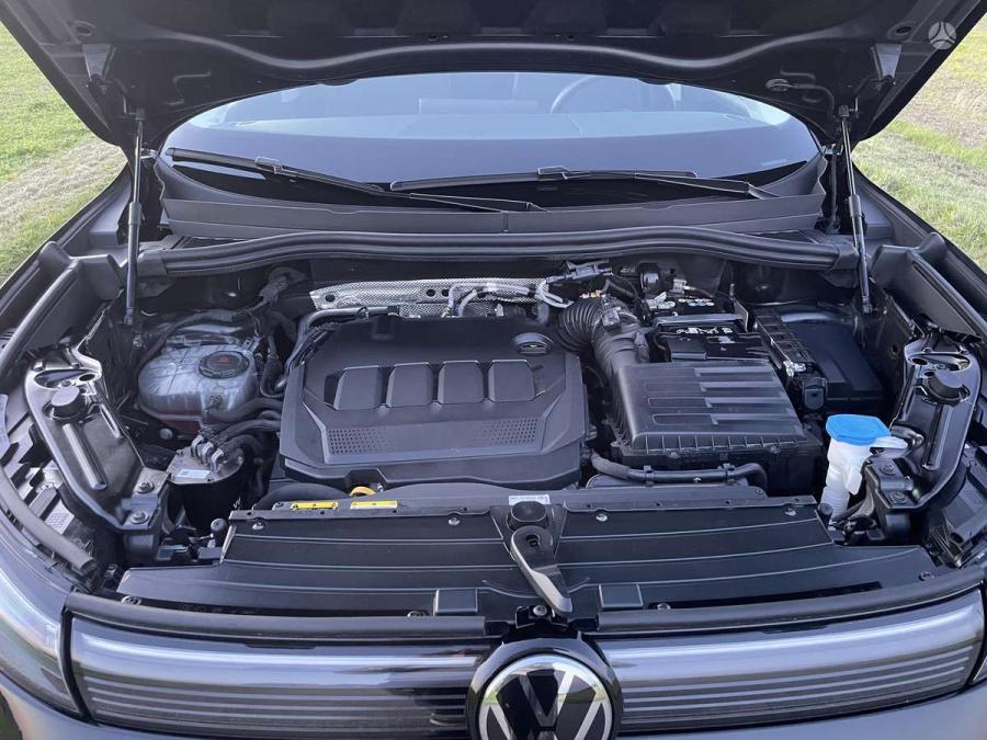 Black Volkswagen Tiguan 2025 in Vilkaviskis, with an engine capacity of 1.97 L and mileage of 60 thousand km for 29600 €, photo 12 on AUTOMOTO.COM.LV