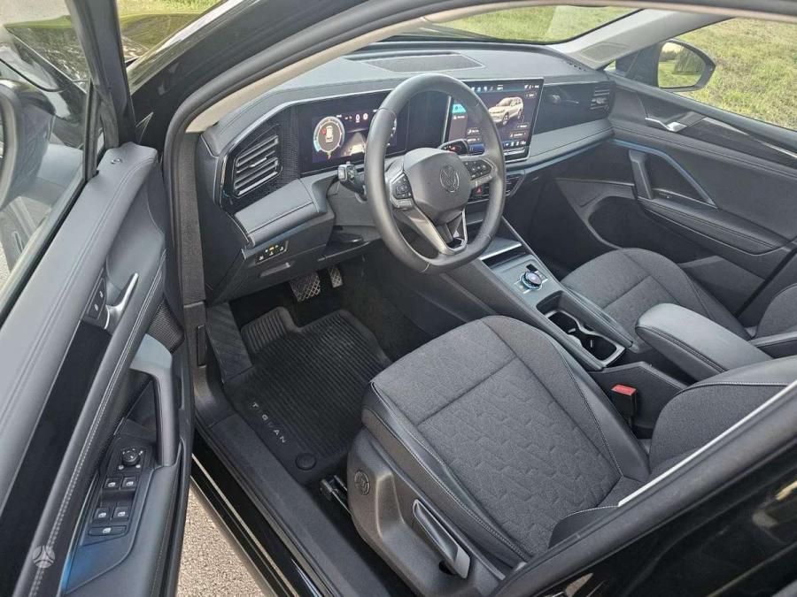 Black Volkswagen Tiguan 2025 in Vilkaviskis, with an engine capacity of 1.97 L and mileage of 60 thousand km for 29600 €, photo 17 on AUTOMOTO.COM.LV