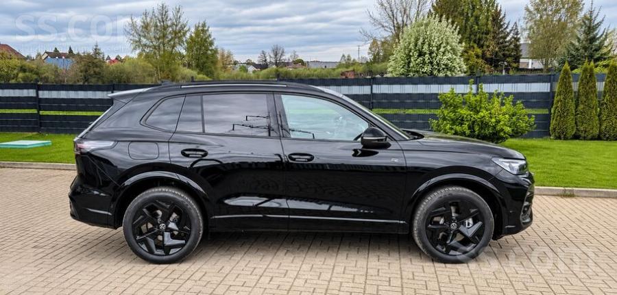 Melns Volkswagen Tiguan 2025 Rīga, ar dzinēja tilpumu 2.00 L un nobraukumu 24 tūkst. km par 41450 €, foto 8 vietnē AUTOMOTO.COM.LV