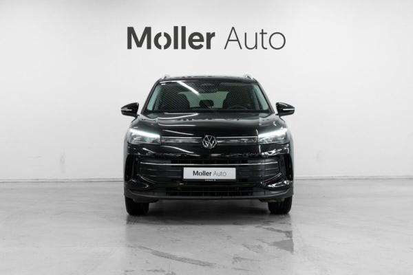 Volkswagen Tiguan 2025 in Vilnius on AUTOMOTO.COM.LV Black Volkswagen Tiguan 2025 in Vilnius, with an engine capacity of 1.50 L and mileage of 19 thousand km for 34500 €, photo 6 on AUTOMOTO.COM.LV