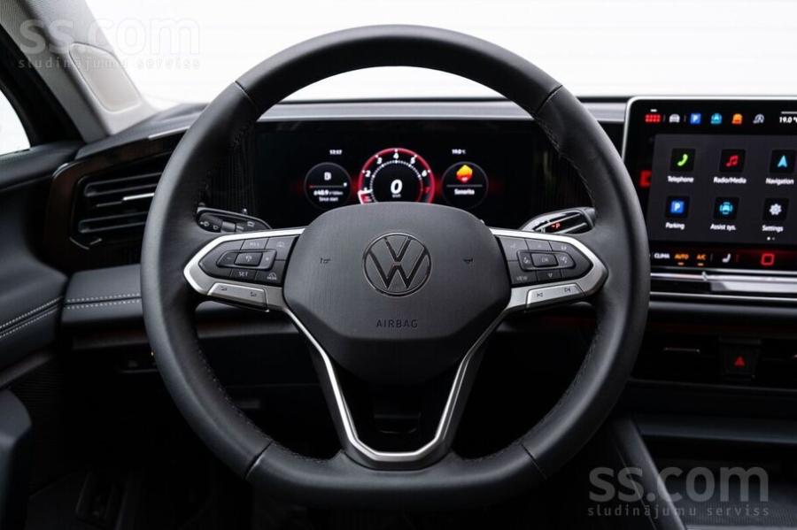 Melns Volkswagen Tiguan 2026 Rīga, ar dzinēja tilpumu 1.50 L un nobraukumu 7 tūkst. km par 33600 €, foto 28 vietnē AUTOMOTO.COM.LV