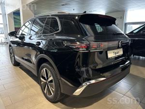Melns Volkswagen Tiguan 2026 Valmiera, ar dzinēja tilpumu 2.00 L un nobraukumu 0 tūkst. km par 44550 €, foto 5 vietnē AUTOMOTO.COM.LV