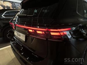 Melns Volkswagen Tiguan 2026 Valmiera, ar dzinēja tilpumu 2.00 L un nobraukumu 0 tūkst. km par 44550 €, foto 7 vietnē AUTOMOTO.COM.LV