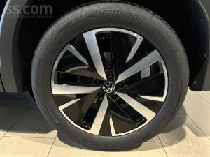 Melns Volkswagen Tiguan 2026 Valmiera, ar dzinēja tilpumu 2.00 L un nobraukumu 0 tūkst. km par 44550 €, foto 21 vietnē AUTOMOTO.COM.LV