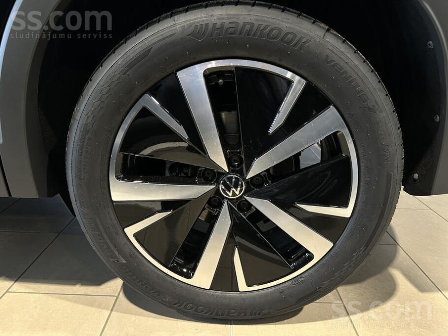 Melns Volkswagen Tiguan 2026 Valmiera, ar dzinēja tilpumu 2.00 L un nobraukumu 0 tūkst. km par 44550 €, foto 21 vietnē AUTOMOTO.COM.LV