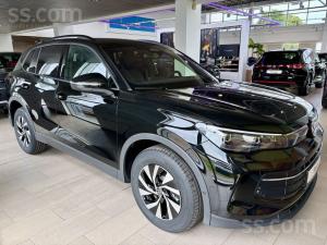 Black Volkswagen Tiguan 2026 in Valmiera, with an engine capacity of 1.50 L and mileage of 0 thousand km for 38129 €, photo 4 on AUTOMOTO.COM.LV
