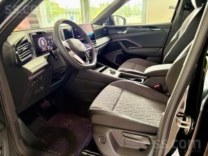 Black Volkswagen Tiguan 2026 in Valmiera, with an engine capacity of 1.50 L and mileage of 0 thousand km for 38129 €, photo 8 on AUTOMOTO.COM.LV