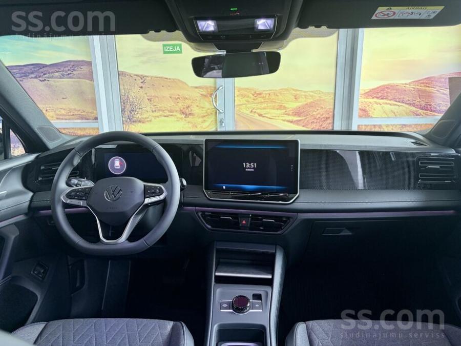 Black Volkswagen Tiguan 2026 in Valmiera, with an engine capacity of 1.50 L and mileage of 0 thousand km for 38129 €, photo 11 on AUTOMOTO.COM.LV