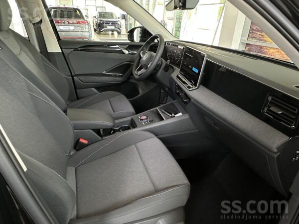 Black Volkswagen Tiguan 2026 in Valmiera, with an engine capacity of 1.50 L and mileage of 0 thousand km for 34270 €, photo 9 on AUTOMOTO.COM.LV