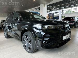 Melns Volkswagen Tiguan 2026 Valmiera, ar dzinēja tilpumu 2.00 L un nobraukumu 0 tūkst. km par 49090 €, foto 3 vietnē AUTOMOTO.COM.LV