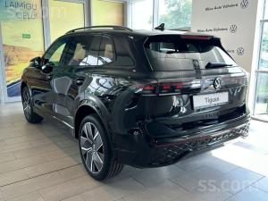 Melns Volkswagen Tiguan 2026 Valmiera, ar dzinēja tilpumu 2.00 L un nobraukumu 0 tūkst. km par 49090 €, foto 5 vietnē AUTOMOTO.COM.LV