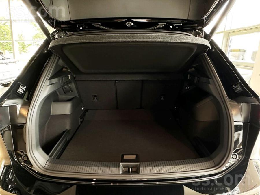 Melns Volkswagen Tiguan 2026 Valmiera, ar dzinēja tilpumu 2.00 L un nobraukumu 0 tūkst. km par 49090 €, foto 12 vietnē AUTOMOTO.COM.LV