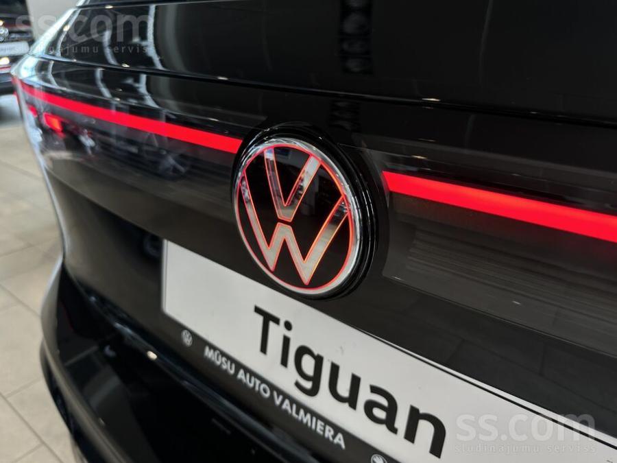Melns Volkswagen Tiguan 2026 Valmiera, ar dzinēja tilpumu 2.00 L un nobraukumu 0 tūkst. km par 49090 €, foto 13 vietnē AUTOMOTO.COM.LV