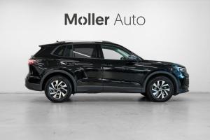 Black Volkswagen Tiguan 2026 in Vilnius, with an engine capacity of 1.50 L and mileage of 11 thousand km for 32600 €, photo 5 on AUTOMOTO.COM.LV