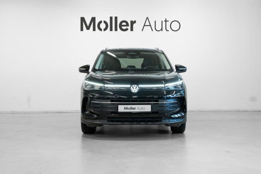 Black Volkswagen Tiguan 2026 in Vilnius, with an engine capacity of 1.50 L and mileage of 11 thousand km for 32600 €, photo 6 on AUTOMOTO.COM.LV