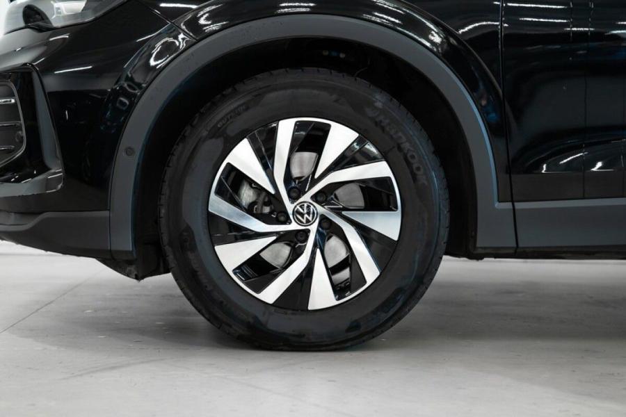 Black Volkswagen Tiguan 2026 in Vilnius, with an engine capacity of 1.50 L and mileage of 11 thousand km for 32600 €, photo 25 on AUTOMOTO.COM.LV