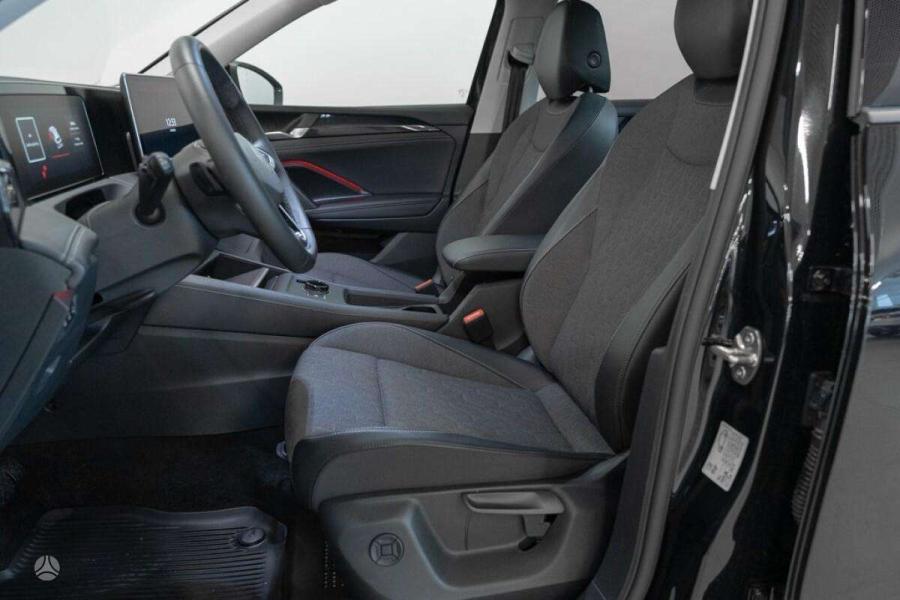 Black Volkswagen Tiguan 2026 in Vilnius, with an engine capacity of 1.50 L and mileage of 11 thousand km for 32600 €, photo 8 on AUTOMOTO.COM.LV