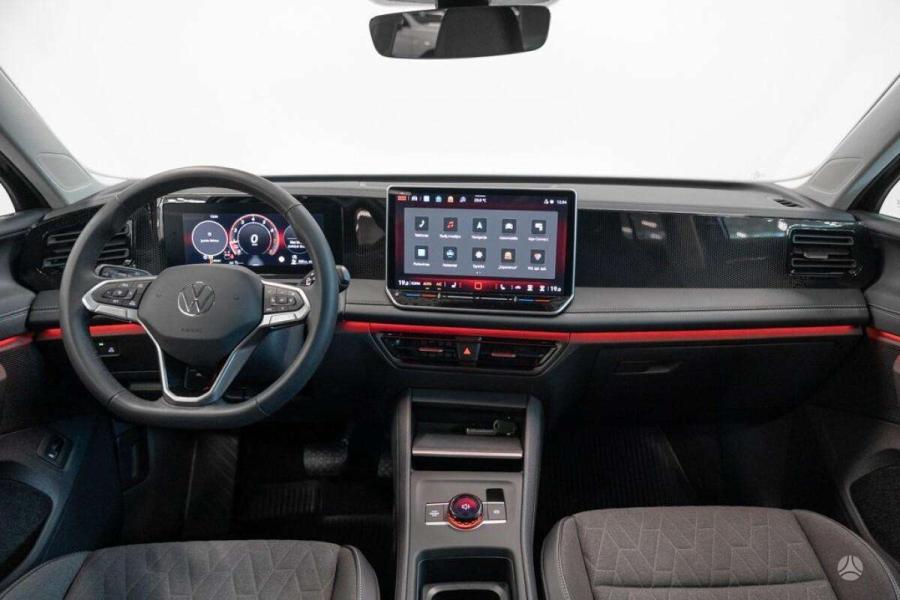 Black Volkswagen Tiguan 2026 in Vilnius, with an engine capacity of 1.50 L and mileage of 11 thousand km for 32600 €, photo 9 on AUTOMOTO.COM.LV