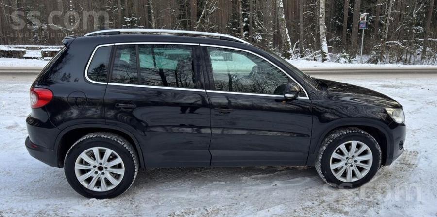 Black Volkswagen Tiguan 2008 in Riga, with an engine capacity of 2.00 L and mileage of 265 thousand km for 6650 €, photo 3 on AUTOMOTO.COM.LV