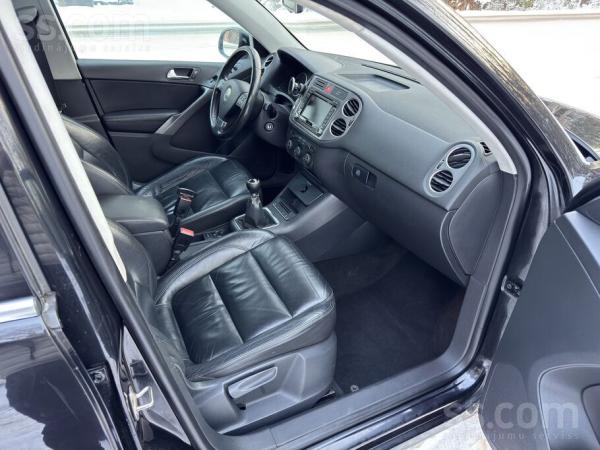 Black Volkswagen Tiguan 2008 in Riga, with an engine capacity of 2.00 L and mileage of 265 thousand km for 6650 €, photo 6 on AUTOMOTO.COM.LV