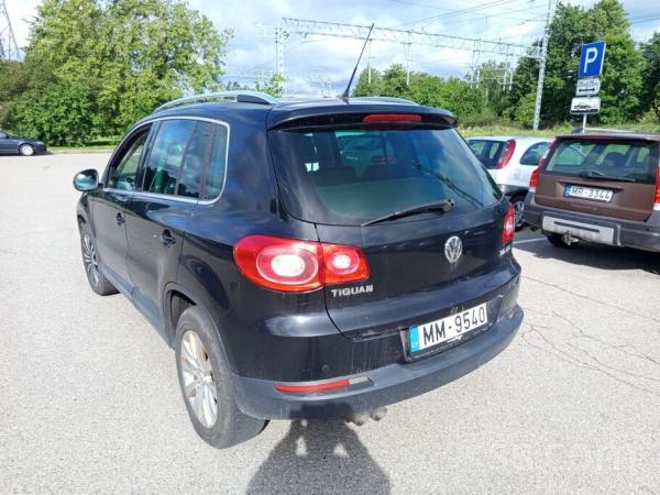 Melns Volkswagen Tiguan 2008 Tukums, ar dzinēja tilpumu 2.00 L un nobraukumu 308 tūkst. km par 3500 €, foto 2 vietnē AUTOMOTO.COM.LV