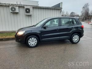 Black Volkswagen Tiguan 2011 in Riga, with an engine capacity of 2.00 L and mileage of 224 thousand km for 6950 €, photo 2 on AUTOMOTO.COM.LV