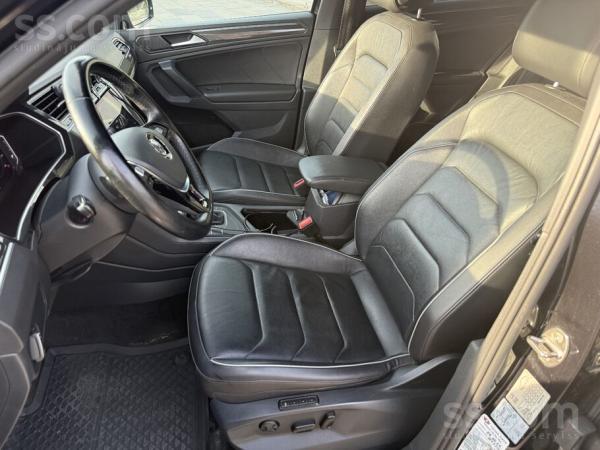 Black Volkswagen Tiguan 2019 in Riga, with an engine capacity of 2.00 L and mileage of 127 thousand km for 20500 €, photo 10 on AUTOMOTO.COM.LV