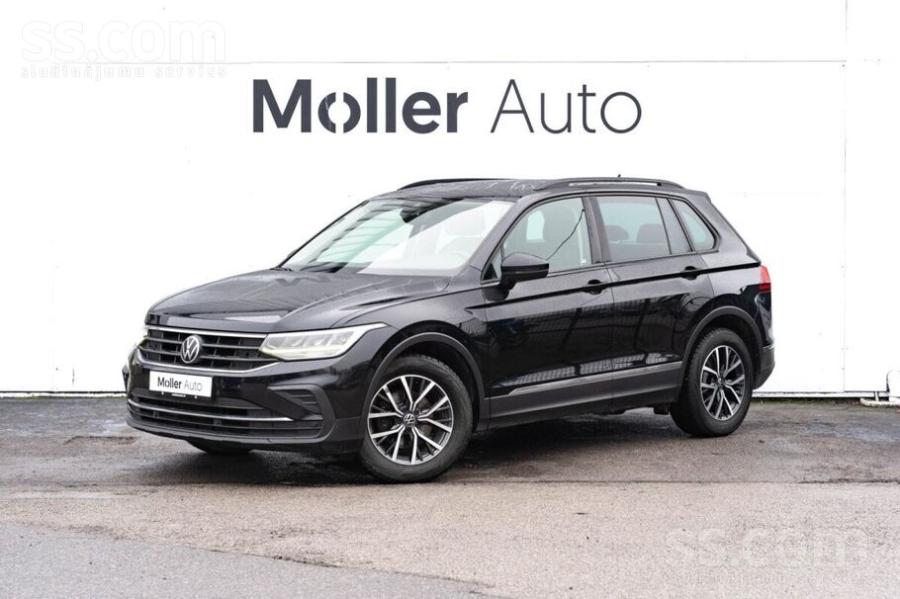 Black Volkswagen Tiguan 2021 in Riga, with an engine capacity of 1.50 L and mileage of 107 thousand km for 20650 €, photo 1 on AUTOMOTO.COM.LV