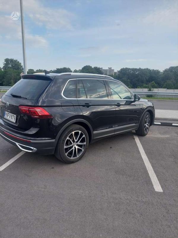 Black Volkswagen Tiguan 2021 in Kaunas, with an engine capacity of 2.00 L and mileage of 235 thousand km for 20500 €, photo 1 on AUTOMOTO.COM.LV