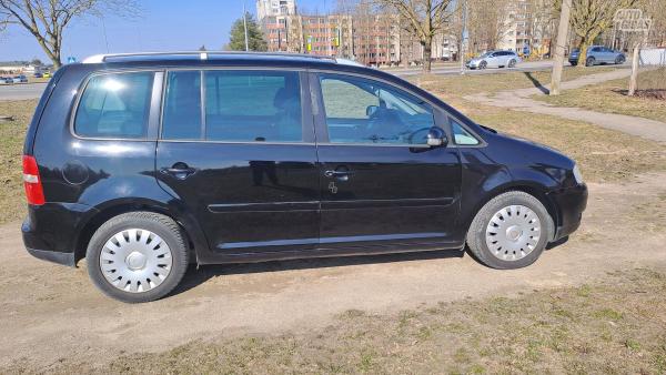 Melns Volkswagen Tiguan 2006 Viļņa, ar dzinēja tilpumu 2.00 L un nobraukumu 288 tūkst. km par 2650 €, foto 4 vietnē AUTOMOTO.COM.LV
