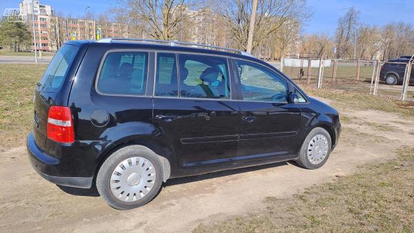 Melns Volkswagen Tiguan 2006 Viļņa, ar dzinēja tilpumu 2.00 L un nobraukumu 288 tūkst. km par 2650 €, foto 9 vietnē AUTOMOTO.COM.LV