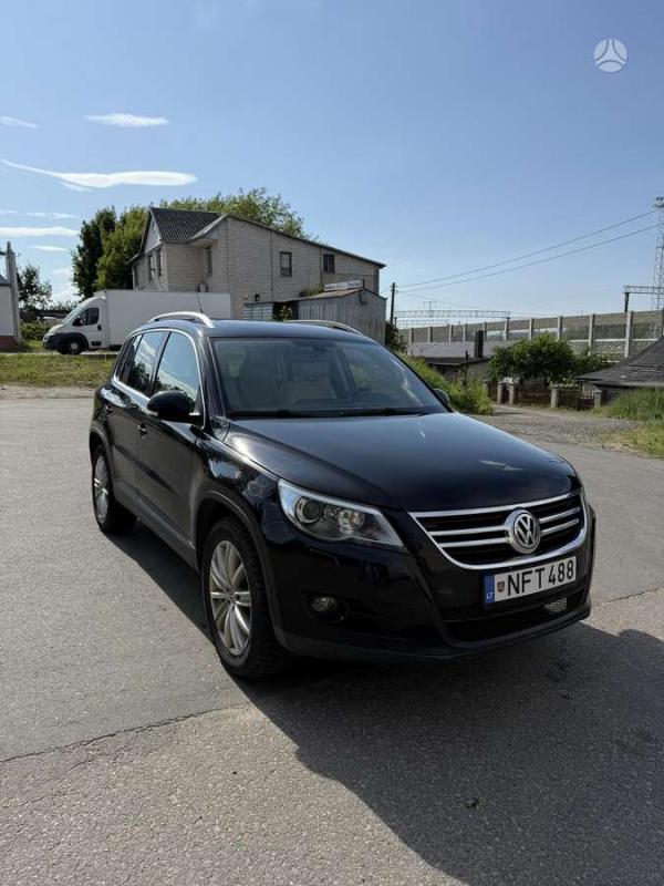 Melns Volkswagen Tiguan 2008 Viļņa, ar dzinēja tilpumu 1.97 L un nobraukumu 304 tūkst. km par 5750 €, foto 2 vietnē AUTOMOTO.COM.LV