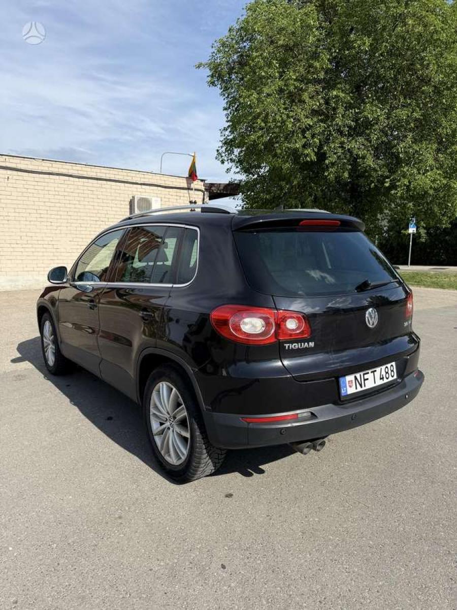 Melns Volkswagen Tiguan 2008 Viļņa, ar dzinēja tilpumu 1.97 L un nobraukumu 304 tūkst. km par 5750 €, foto 5 vietnē AUTOMOTO.COM.LV