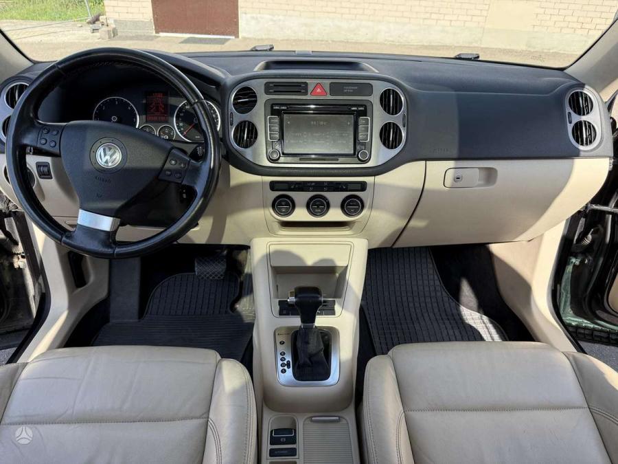Melns Volkswagen Tiguan 2008 Viļņa, ar dzinēja tilpumu 1.97 L un nobraukumu 304 tūkst. km par 5750 €, foto 10 vietnē AUTOMOTO.COM.LV