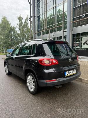 Melns Volkswagen Tiguan 2008 Rīga, ar dzinēja tilpumu 2.00 L un nobraukumu 0 tūkst. km par 5500 €, foto 4 vietnē AUTOMOTO.COM.LV