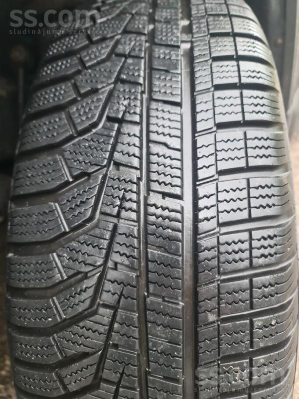 Melns Volkswagen Tiguan 2008 Valmiera, ar dzinēja tilpumu 2.00 L un nobraukumu 318 tūkst. km par 4600 €, foto 5 vietnē AUTOMOTO.COM.LV