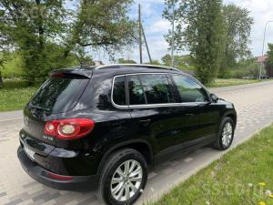 Black Volkswagen Tiguan 2009 in Rezekne, with an engine capacity of 2.00 L and mileage of 0 thousand km for 6650 €, photo 7 on AUTOMOTO.COM.LV